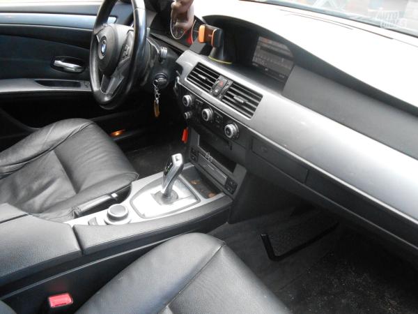 Melns BMW 520 2008 Kauņa, ar dzinēja tilpumu 2.00 L un nobraukumu 211 tūkst. km par 4500 €, foto 9 vietnē AUTOMOTO.COM.LV