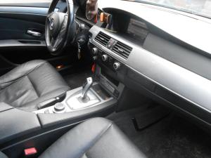 Black BMW 520 2008 in Kaunas, with an engine capacity of 2.00 L and mileage of 211 thousand km for 4500 €, photo 10 on AUTOMOTO.COM.LV