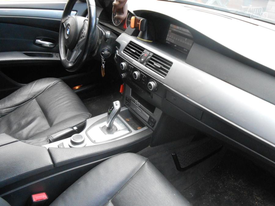 Black BMW 520 2008 in Kaunas, with an engine capacity of 2.00 L and mileage of 211 thousand km for 4500 €, photo 10 on AUTOMOTO.COM.LV