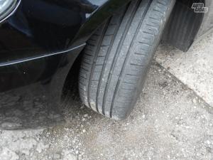Black BMW 520 2008 in Kaunas, with an engine capacity of 2.00 L and mileage of 211 thousand km for 4500 €, photo 12 on AUTOMOTO.COM.LV