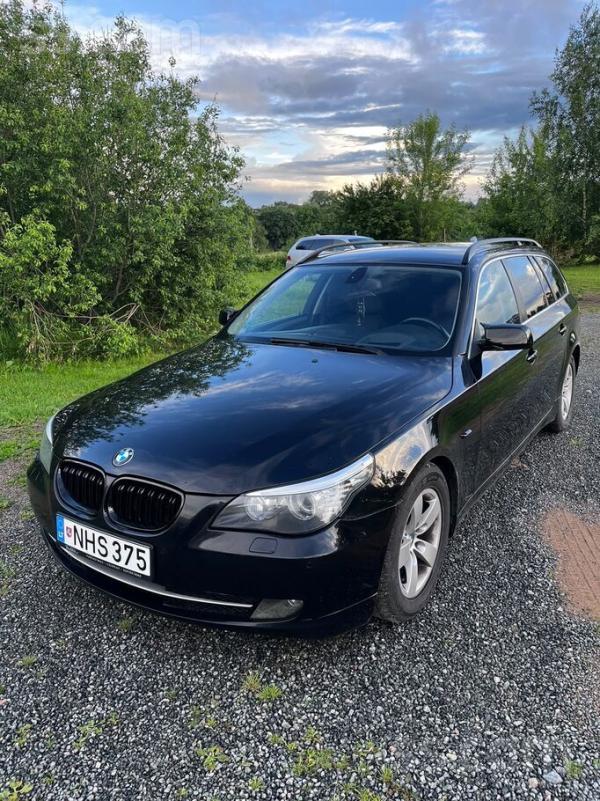Black BMW 520 2008 in Bauska, with an engine capacity of 2.00 L and mileage of 316 thousand km for 3600 €, photo 3 on AUTOMOTO.COM.LV