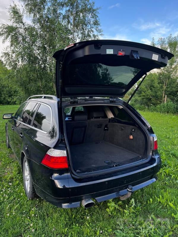 Black BMW 520 2008 in Bauska, with an engine capacity of 2.00 L and mileage of 316 thousand km for 3600 €, photo 9 on AUTOMOTO.COM.LV
