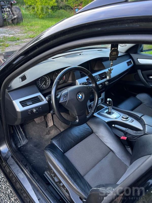 Black BMW 520 2008 in Bauska, with an engine capacity of 2.00 L and mileage of 316 thousand km for 3600 €, photo 10 on AUTOMOTO.COM.LV