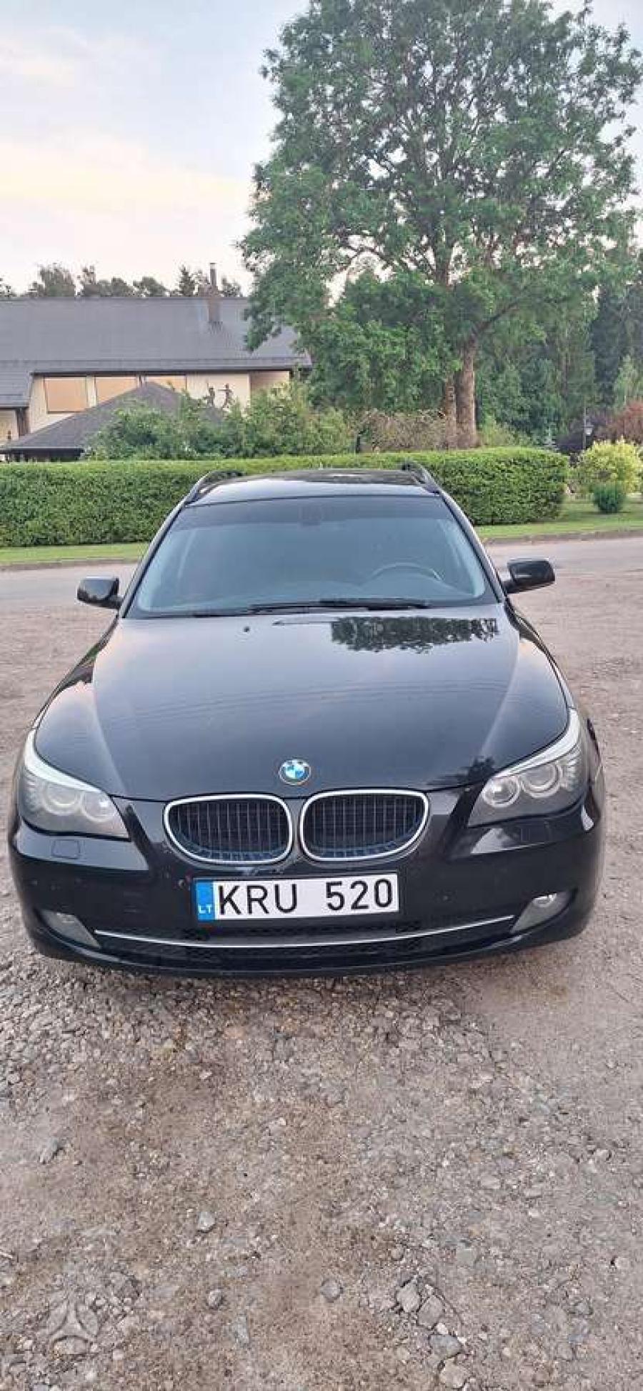 Black BMW 520 2008 in Mazeikiai, with an engine capacity of 2.00 L and mileage of 325 thousand km for 3000 €, photo 1 on AUTOMOTO.COM.LV
