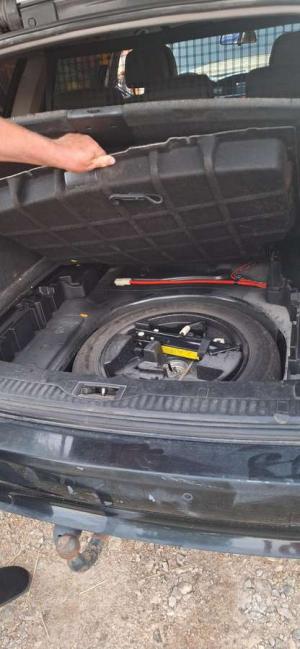 Black BMW 520 2008 in Mazeikiai, with an engine capacity of 2.00 L and mileage of 325 thousand km for 3000 €, photo 8 on AUTOMOTO.COM.LV