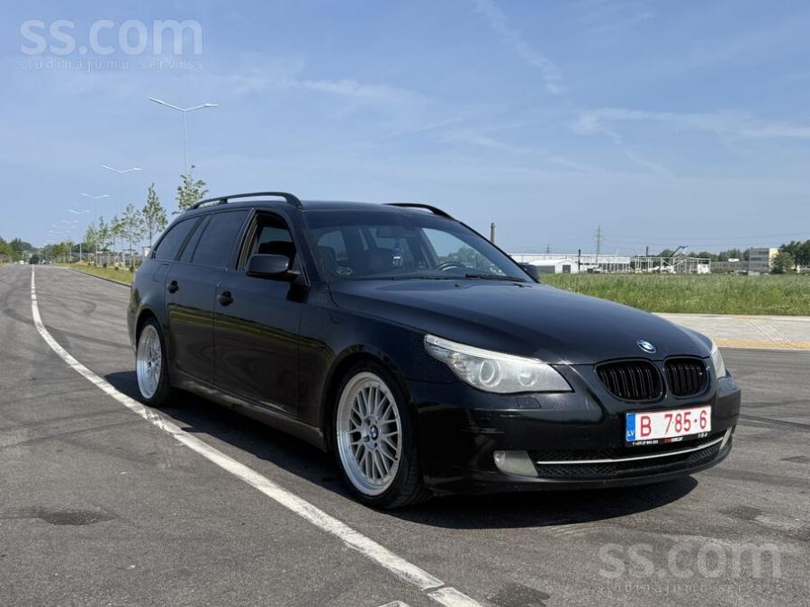 Melns BMW 520 2008 Liepāja, ar dzinēja tilpumu 2.00 L un nobraukumu 268 tūkst. km par 4000 €, foto 4 vietnē AUTOMOTO.COM.LV