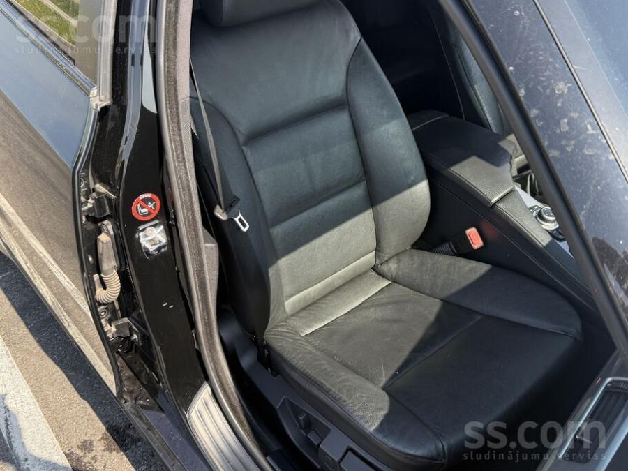 Melns BMW 520 2008 Liepāja, ar dzinēja tilpumu 2.00 L un nobraukumu 268 tūkst. km par 4000 €, foto 14 vietnē AUTOMOTO.COM.LV
