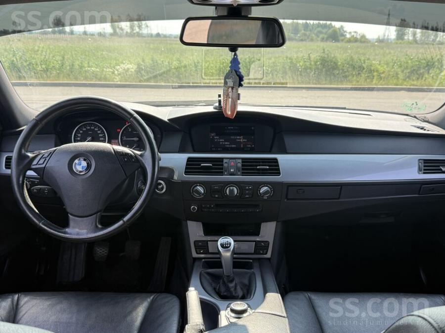 Melns BMW 520 2008 Liepāja, ar dzinēja tilpumu 2.00 L un nobraukumu 268 tūkst. km par 4000 €, foto 17 vietnē AUTOMOTO.COM.LV