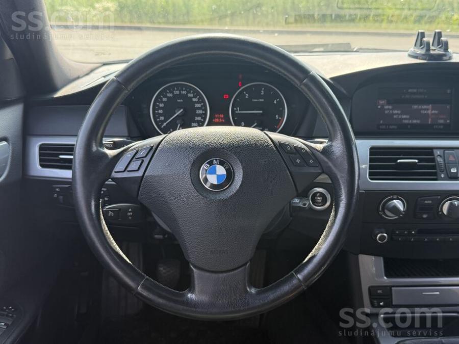 Melns BMW 520 2008 Liepāja, ar dzinēja tilpumu 2.00 L un nobraukumu 268 tūkst. km par 4000 €, foto 18 vietnē AUTOMOTO.COM.LV