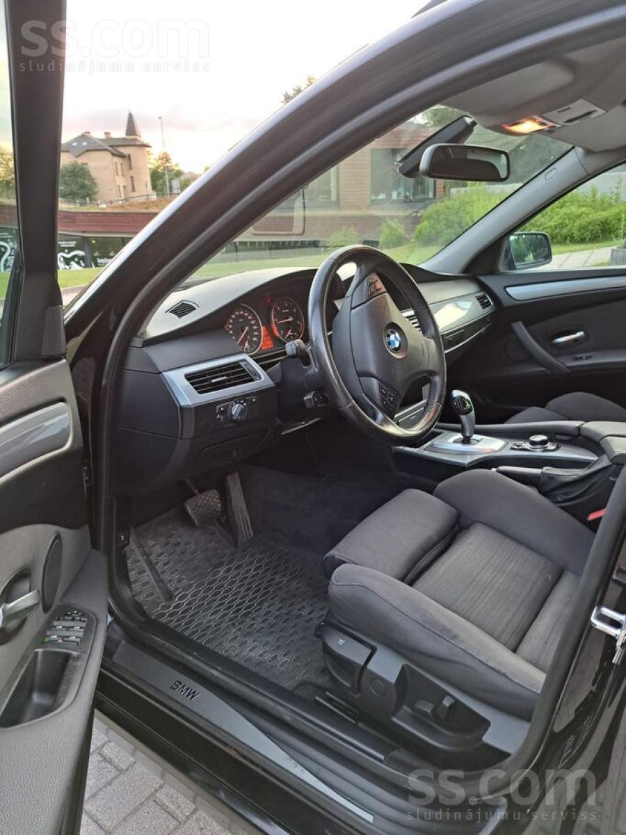 Black BMW 520 2008 in Rezekne, with an engine capacity of 2.00 L and mileage of 293 thousand km for 4250 €, photo 10 on AUTOMOTO.COM.LV