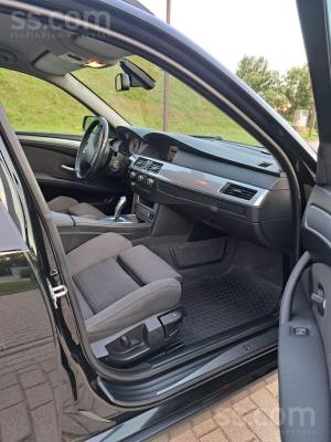Black BMW 520 2008 in Rezekne, with an engine capacity of 2.00 L and mileage of 293 thousand km for 4250 €, photo 13 on AUTOMOTO.COM.LV