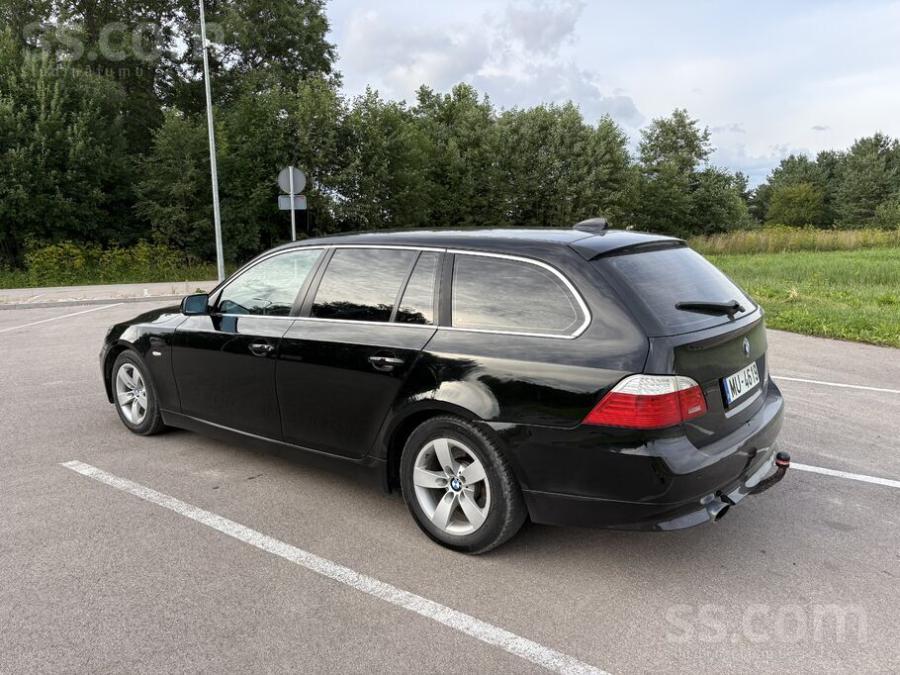 Melns BMW 520 2008 Tukums, ar dzinēja tilpumu 2.00 L un nobraukumu 311 tūkst. km par 3300 €, foto 4 vietnē AUTOMOTO.COM.LV