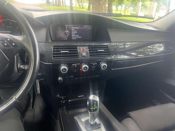 Melns BMW 520 2008 Klaipėda, ar dzinēja tilpumu 2.00 L un nobraukumu 32 tūkst. km par 3200 €, foto 3 vietnē AUTOMOTO.COM.LV