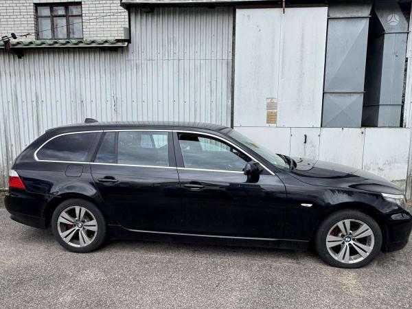 Melns BMW 520 2008 Marijampole, ar dzinēja tilpumu 2.00 L un nobraukumu 260 tūkst. km par 2800 €, foto 3 vietnē AUTOMOTO.COM.LV