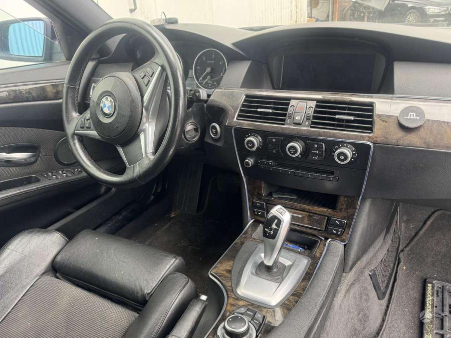 Melns BMW 520 2008 Marijampole, ar dzinēja tilpumu 2.00 L un nobraukumu 260 tūkst. km par 2800 €, foto 9 vietnē AUTOMOTO.COM.LV