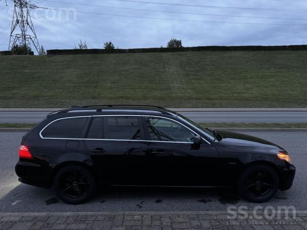 Black BMW 520 2008 in Aizkraukle, with an engine capacity of 2.00 L and mileage of 455 thousand km for 4800 €, photo 10 on AUTOMOTO.COM.LV