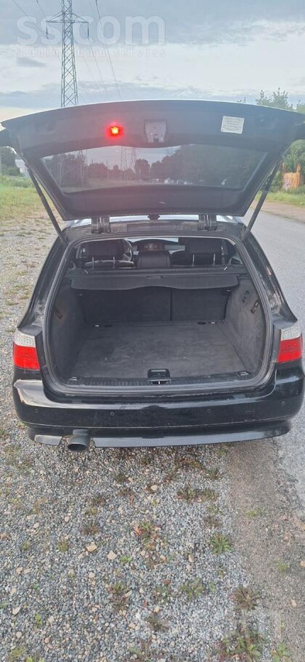 Melns BMW 520 2008 Rīga, ar dzinēja tilpumu 2.00 L un nobraukumu 263 tūkst. km par 4500 €, foto 5 vietnē AUTOMOTO.COM.LV