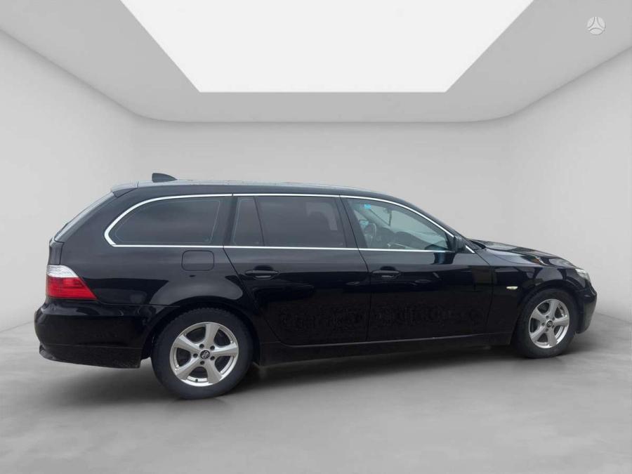 Black BMW 520 2008 in Kaunas, with an engine capacity of 2.00 L and mileage of 304 thousand km for 5990 €, photo 8 on AUTOMOTO.COM.LV