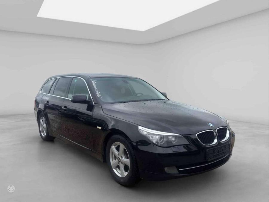 Black BMW 520 2008 in Kaunas, with an engine capacity of 2.00 L and mileage of 304 thousand km for 5990 €, photo 9 on AUTOMOTO.COM.LV