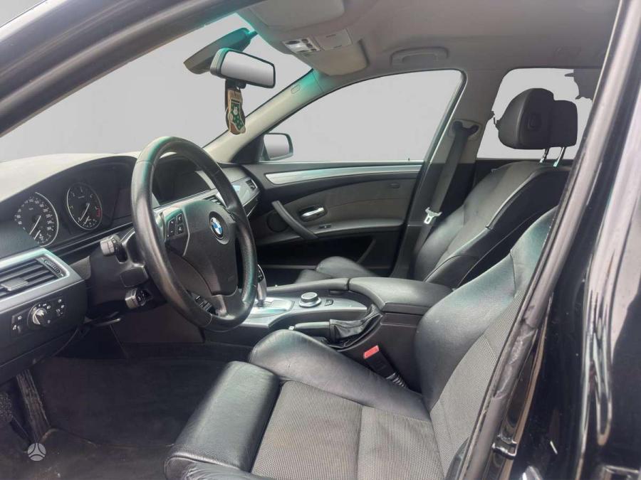 Black BMW 520 2008 in Kaunas, with an engine capacity of 2.00 L and mileage of 304 thousand km for 5990 €, photo 10 on AUTOMOTO.COM.LV