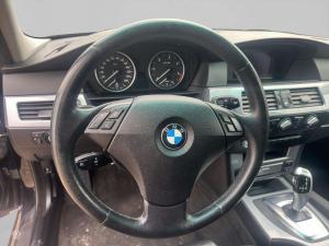 Black BMW 520 2008 in Kaunas, with an engine capacity of 2.00 L and mileage of 304 thousand km for 5990 €, photo 11 on AUTOMOTO.COM.LV