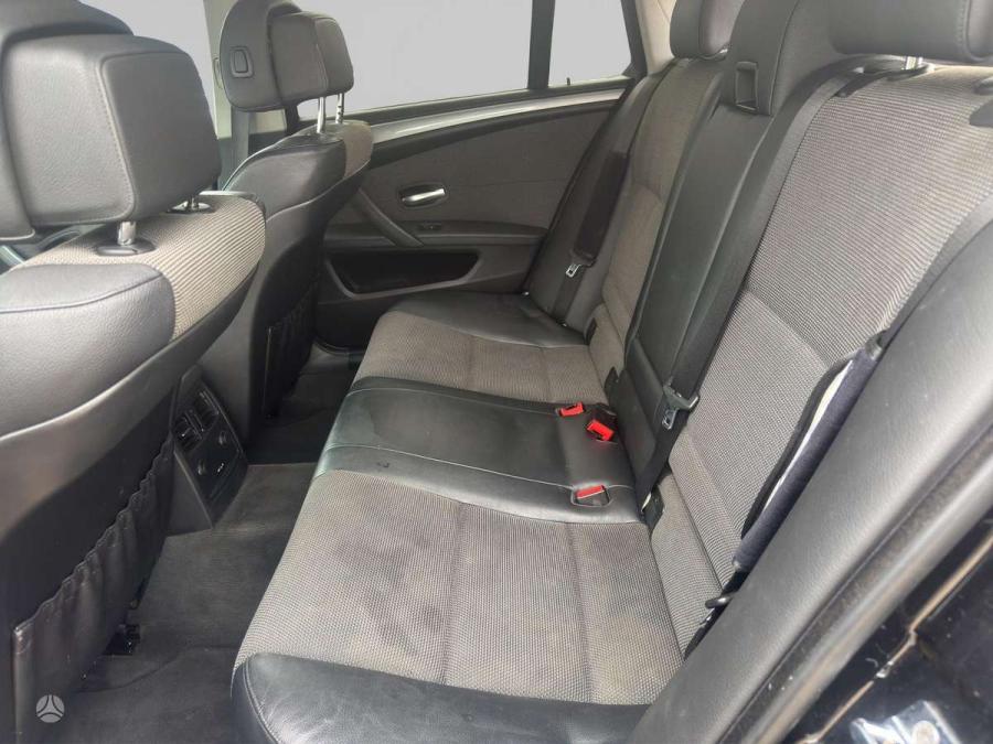 Black BMW 520 2008 in Kaunas, with an engine capacity of 2.00 L and mileage of 304 thousand km for 5990 €, photo 13 on AUTOMOTO.COM.LV