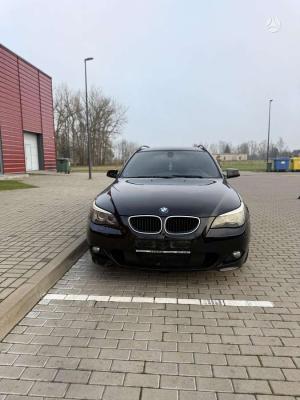 Black BMW 520 2009 in Vilkaviskis, with an engine capacity of 2.00 L and mileage of 315 thousand km for 4950 €, photo 2 on AUTOMOTO.COM.LV