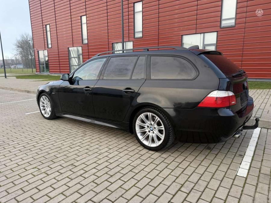 Black BMW 520 2009 in Vilkaviskis, with an engine capacity of 2.00 L and mileage of 315 thousand km for 4950 €, photo 7 on AUTOMOTO.COM.LV