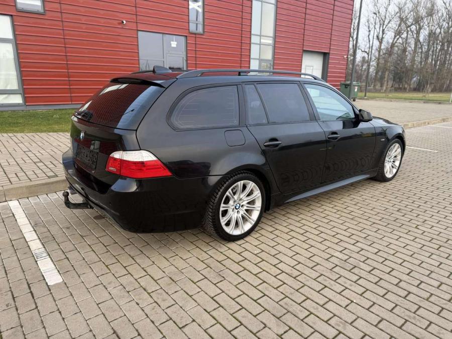 Black BMW 520 2009 in Vilkaviskis, with an engine capacity of 2.00 L and mileage of 315 thousand km for 4950 €, photo 14 on AUTOMOTO.COM.LV