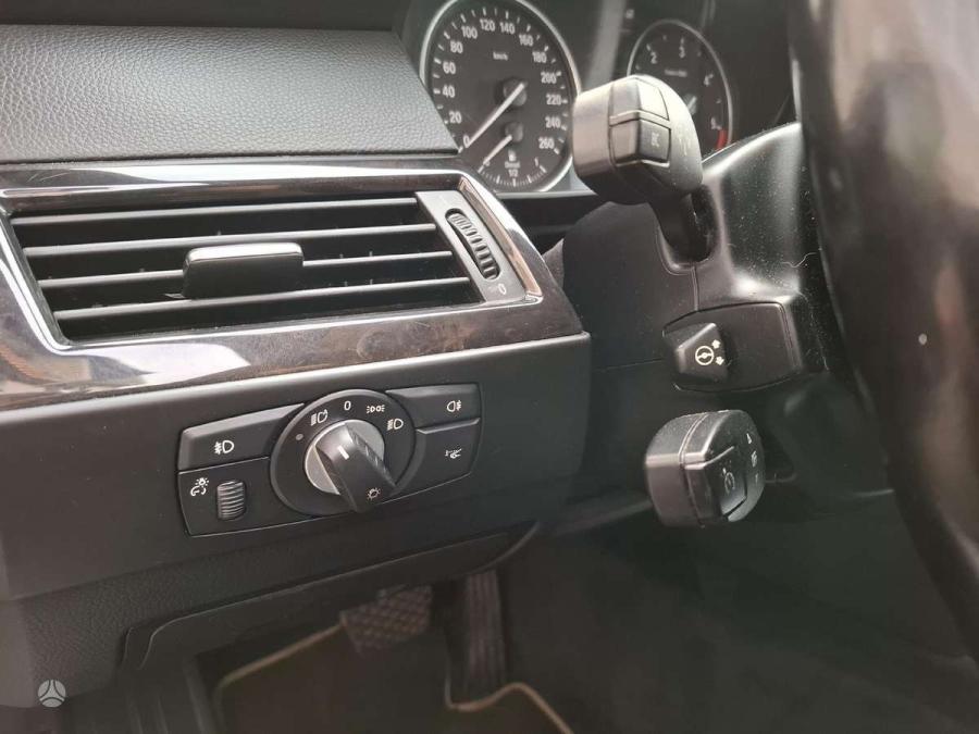 Melns BMW 520 2009 Pakruojis, ar dzinēja tilpumu 2.00 L un nobraukumu 318 tūkst. km par 4200 €, foto 12 vietnē AUTOMOTO.COM.LV