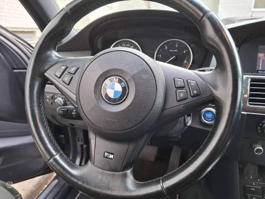 Melns BMW 520 2009 Pakruojis, ar dzinēja tilpumu 2.00 L un nobraukumu 318 tūkst. km par 4200 €, foto 16 vietnē AUTOMOTO.COM.LV