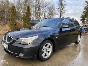 Melns BMW 520 2009 Kauņa, ar dzinēja tilpumu 2.00 L un nobraukumu 490 tūkst. km par 3300 €, foto  vietnē AUTOMOTO.COM.LV