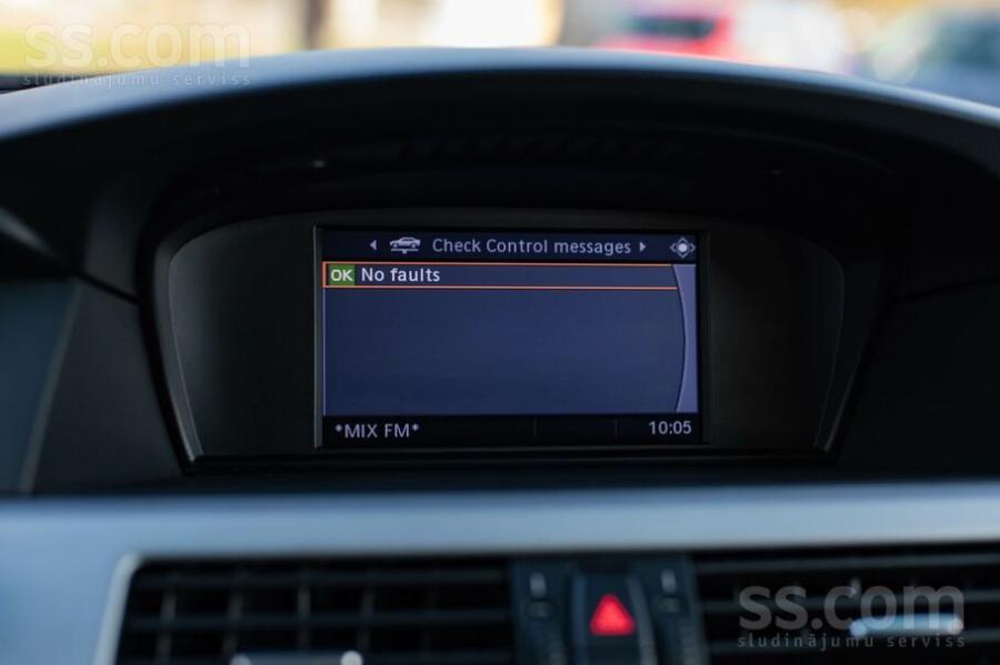 Melns BMW 520 2009 Rīga, ar dzinēja tilpumu 2.00 L un nobraukumu 283 tūkst. km par 6590 €, foto 22 vietnē AUTOMOTO.COM.LV