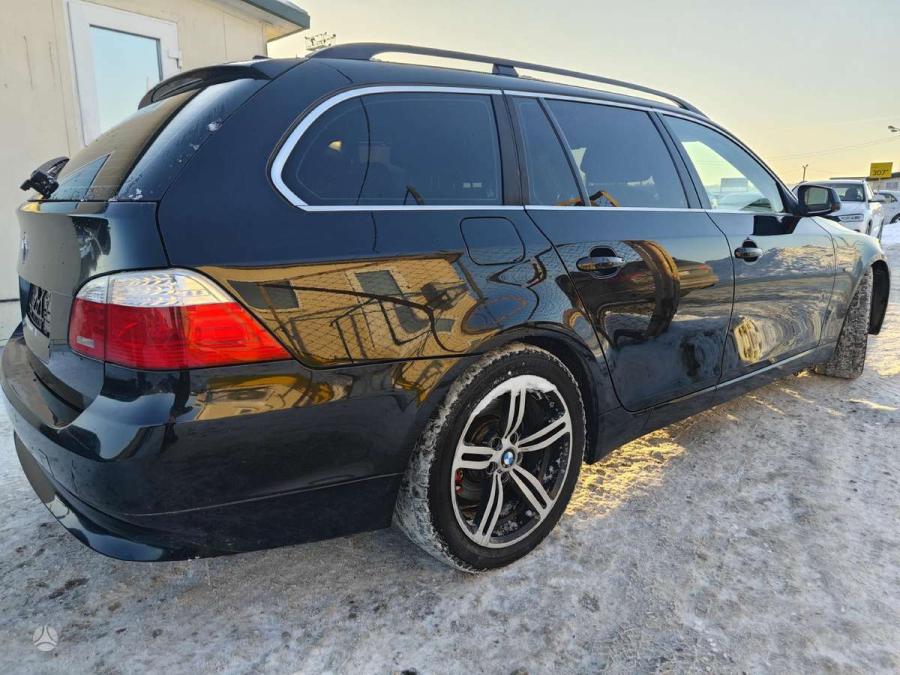 Black BMW 520 2009 in Vilnius, with an engine capacity of 2.99 L and mileage of 336 thousand km for 3750 €, photo 3 on AUTOMOTO.COM.LV