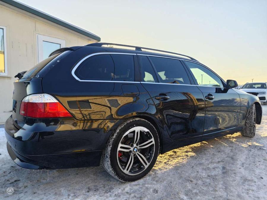Black BMW 520 2009 in Vilnius, with an engine capacity of 2.99 L and mileage of 336 thousand km for 3750 €, photo 4 on AUTOMOTO.COM.LV
