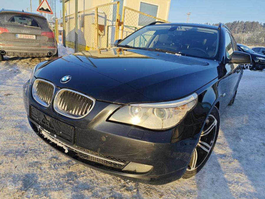 Black BMW 520 2009 in Vilnius, with an engine capacity of 2.99 L and mileage of 336 thousand km for 3750 €, photo 8 on AUTOMOTO.COM.LV