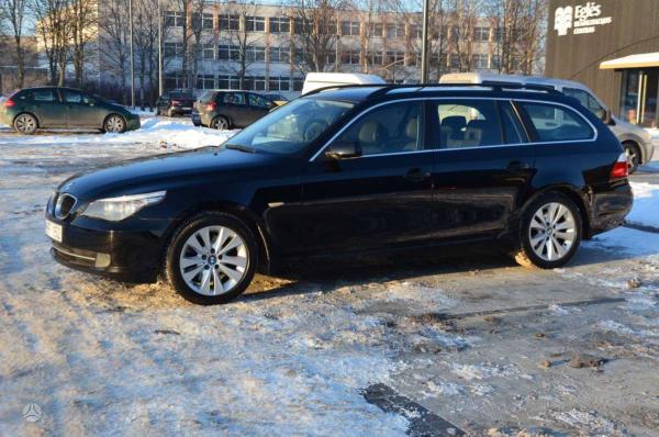Black BMW 520 2009 in Siauliai, with an engine capacity of 2.00 L and mileage of 320 thousand km for 3900 €, photo 3 on AUTOMOTO.COM.LV
