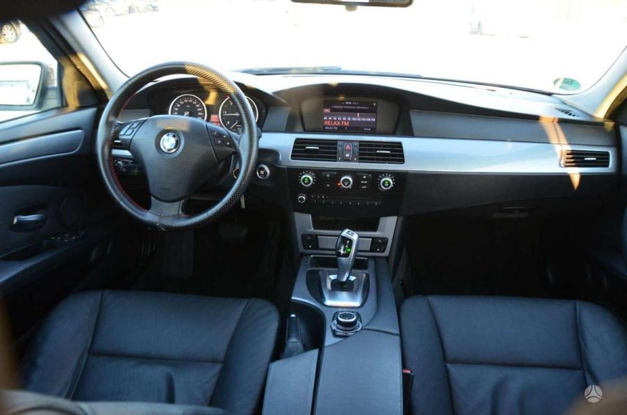 Melns BMW 520 2009 Šauļi, ar dzinēja tilpumu 2.00 L un nobraukumu 320 tūkst. km par 3900 €, foto 20 vietnē AUTOMOTO.COM.LV