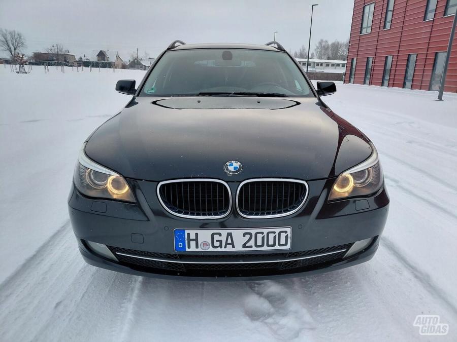 Black BMW 520 2009 in Vilkaviskis, with an engine capacity of 2.00 L and mileage of 415 thousand km for 3950 €, photo 3 on AUTOMOTO.COM.LV