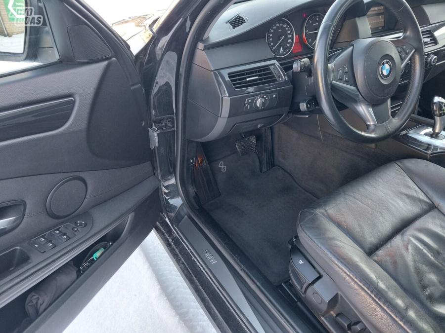 Black BMW 520 2009 in Vilkaviskis, with an engine capacity of 2.00 L and mileage of 415 thousand km for 3950 €, photo 19 on AUTOMOTO.COM.LV