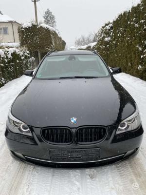 Black BMW 520 2009 in Kaunas, with an engine capacity of 2.00 L and mileage of 318 thousand km for 3800 €, photo  on AUTOMOTO.COM.LV