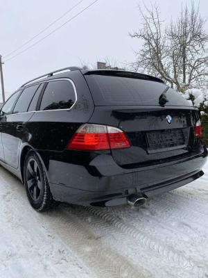 Black BMW 520 2009 in Kaunas, with an engine capacity of 2.00 L and mileage of 318 thousand km for 3800 €, photo 6 on AUTOMOTO.COM.LV