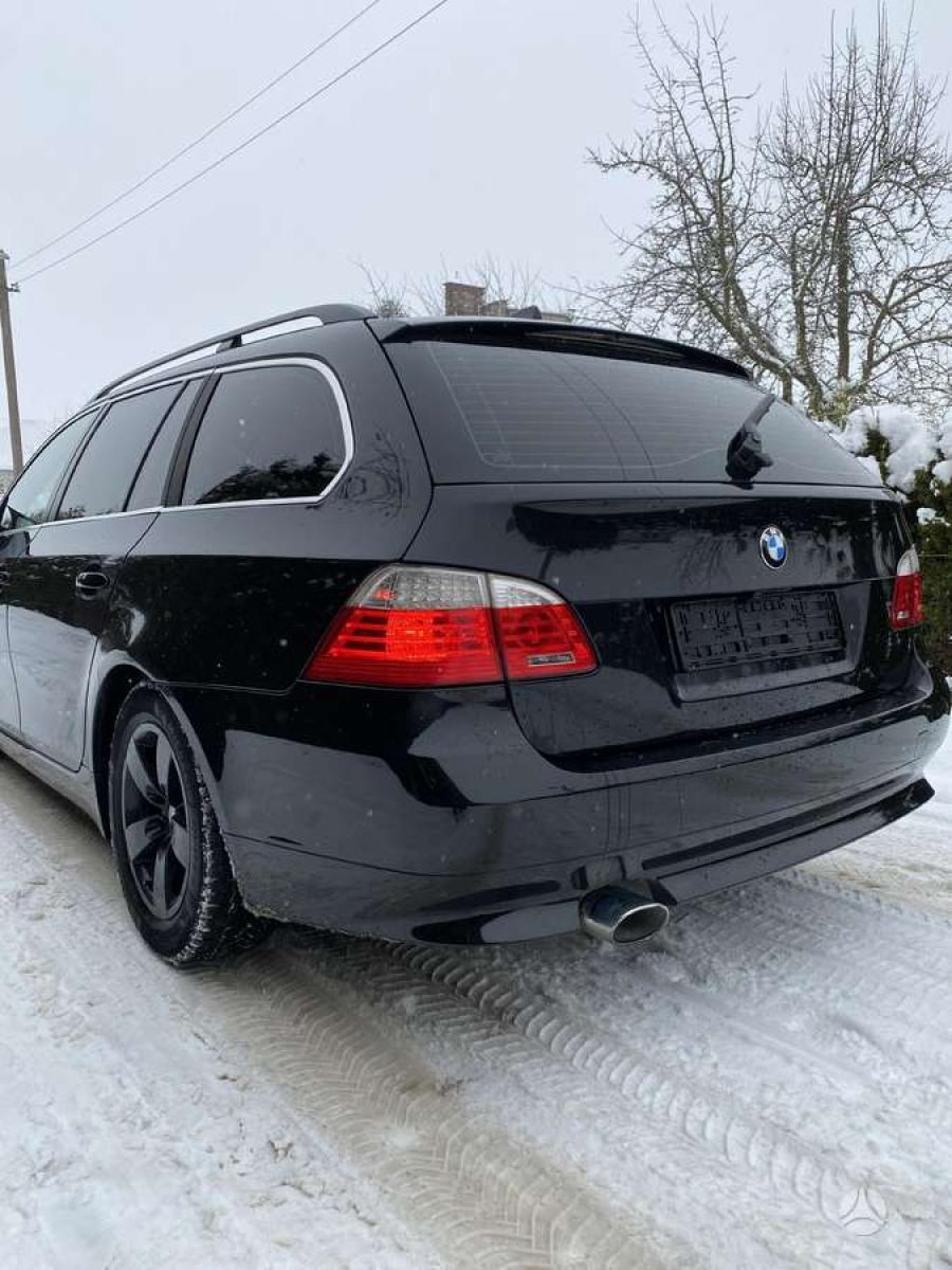 Black BMW 520 2009 in Kaunas, with an engine capacity of 2.00 L and mileage of 318 thousand km for 3800 €, photo 6 on AUTOMOTO.COM.LV