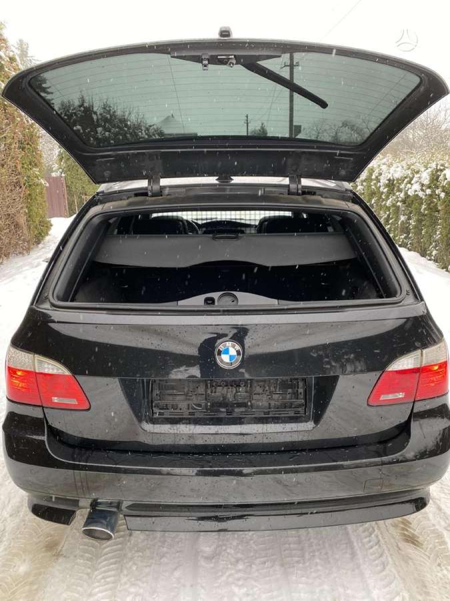Black BMW 520 2009 in Kaunas, with an engine capacity of 2.00 L and mileage of 318 thousand km for 3800 €, photo 7 on AUTOMOTO.COM.LV