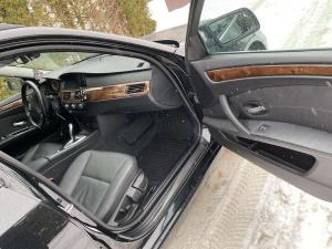 Black BMW 520 2009 in Kaunas, with an engine capacity of 2.00 L and mileage of 318 thousand km for 3800 €, photo 20 on AUTOMOTO.COM.LV