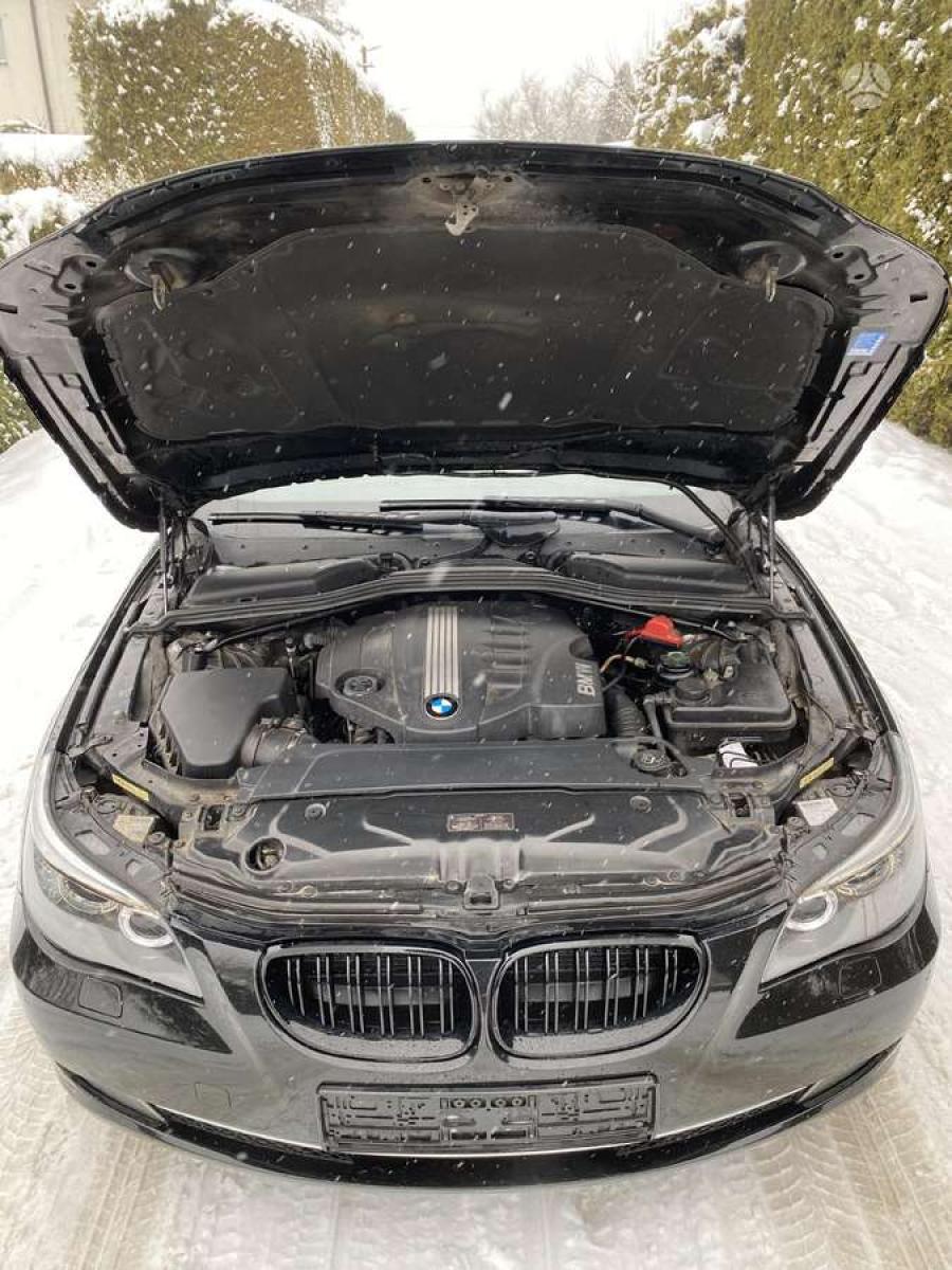 Black BMW 520 2009 in Kaunas, with an engine capacity of 2.00 L and mileage of 318 thousand km for 3800 €, photo 23 on AUTOMOTO.COM.LV