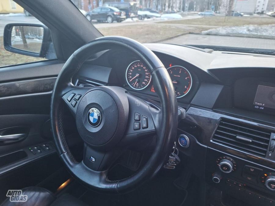 Black BMW 520 2009 in Silute, with an engine capacity of 2.00 L and mileage of 312 thousand km for 4300 €, photo 21 on AUTOMOTO.COM.LV