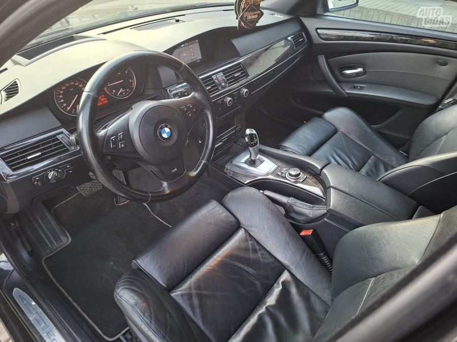 Black BMW 520 2009 in Silute, with an engine capacity of 2.00 L and mileage of 312 thousand km for 4300 €, photo 13 on AUTOMOTO.COM.LV