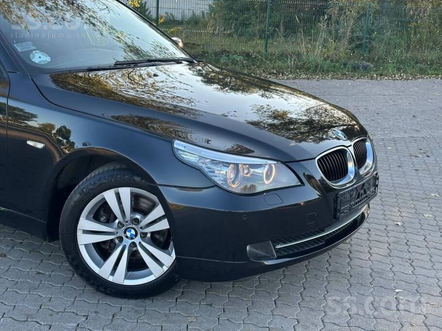 Black BMW 520 2009 in Riga, with an engine capacity of 2.00 L and mileage of 0 thousand km for 3950 €, photo 8 on AUTOMOTO.COM.LV