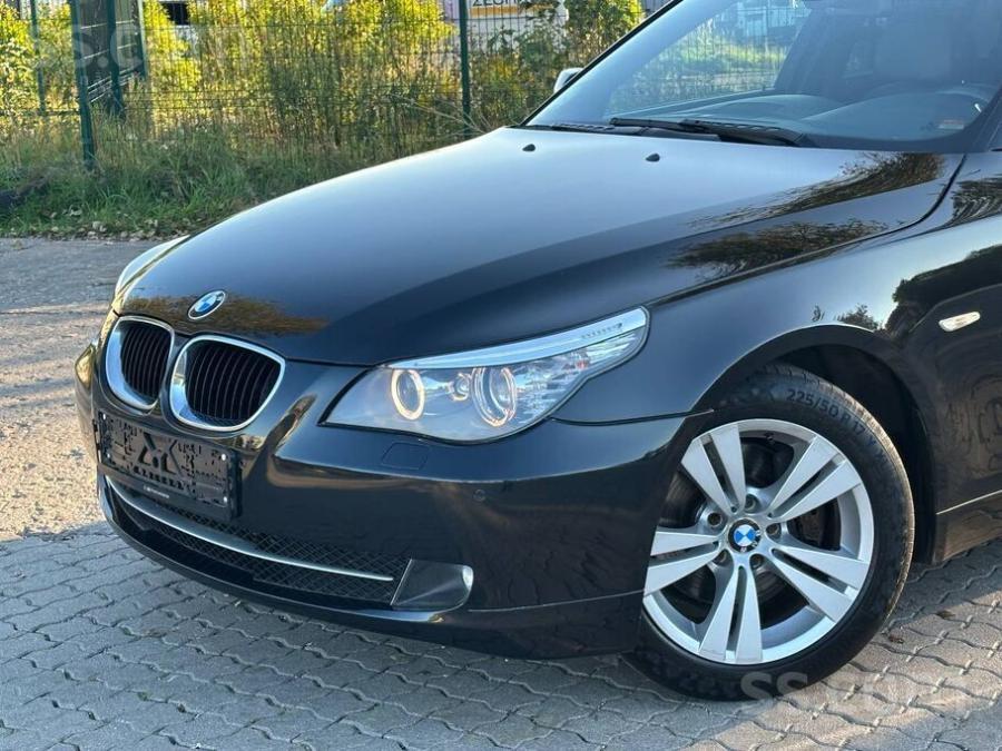 Black BMW 520 2009 in Riga, with an engine capacity of 2.00 L and mileage of 0 thousand km for 3950 €, photo 10 on AUTOMOTO.COM.LV